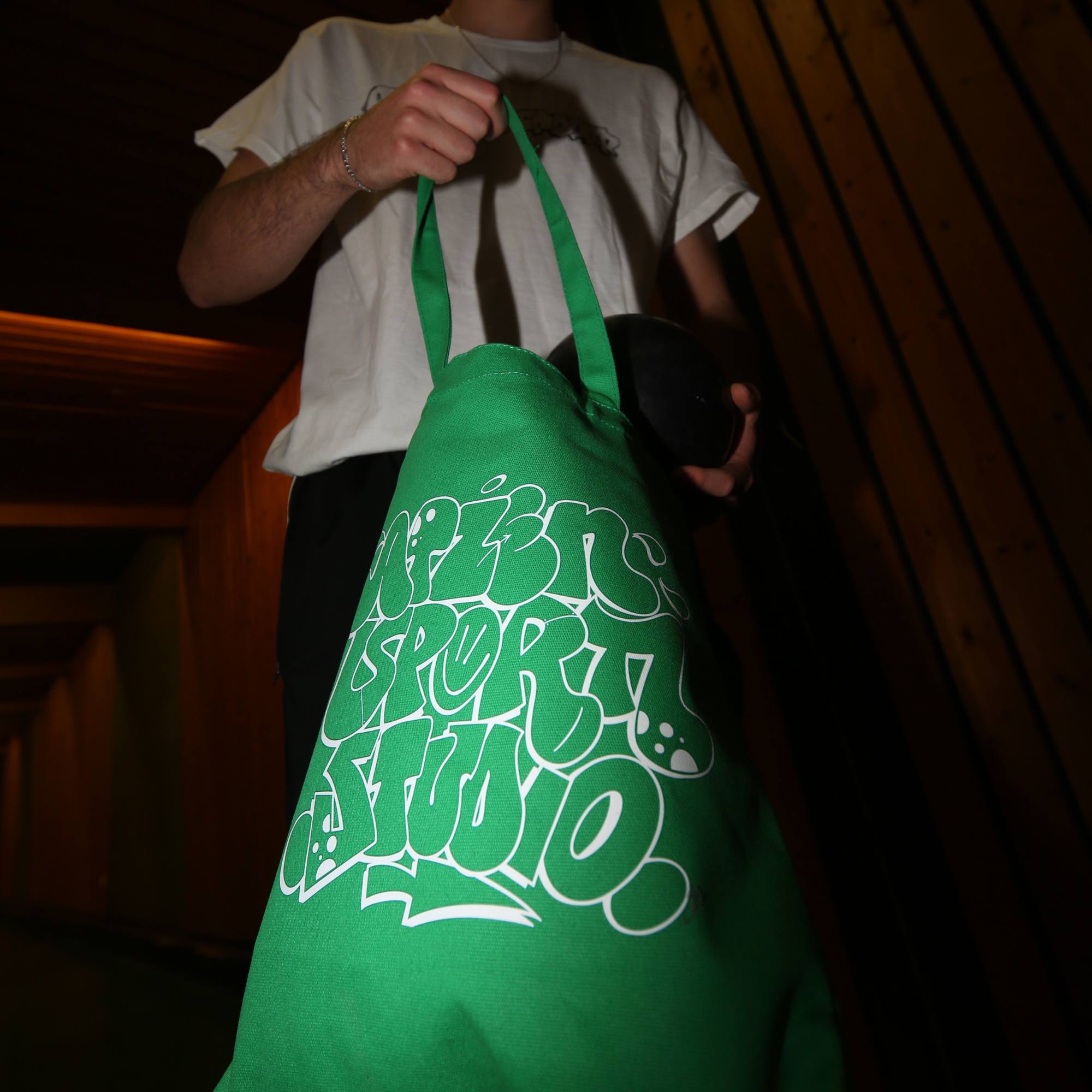 Kleidung für Atzen 🚨 Klamotten im Graffiti Style | Atzensportstudio